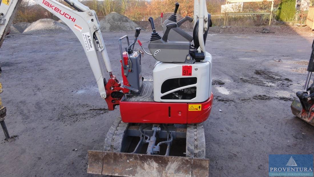 Mini-Bagger TAKEUCHI TB210