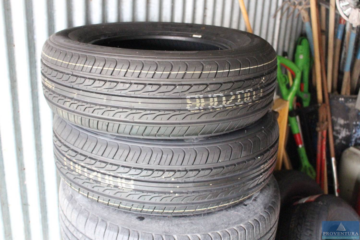Winterreifensatz FIREMAX FM316 215/65/ R16 98H