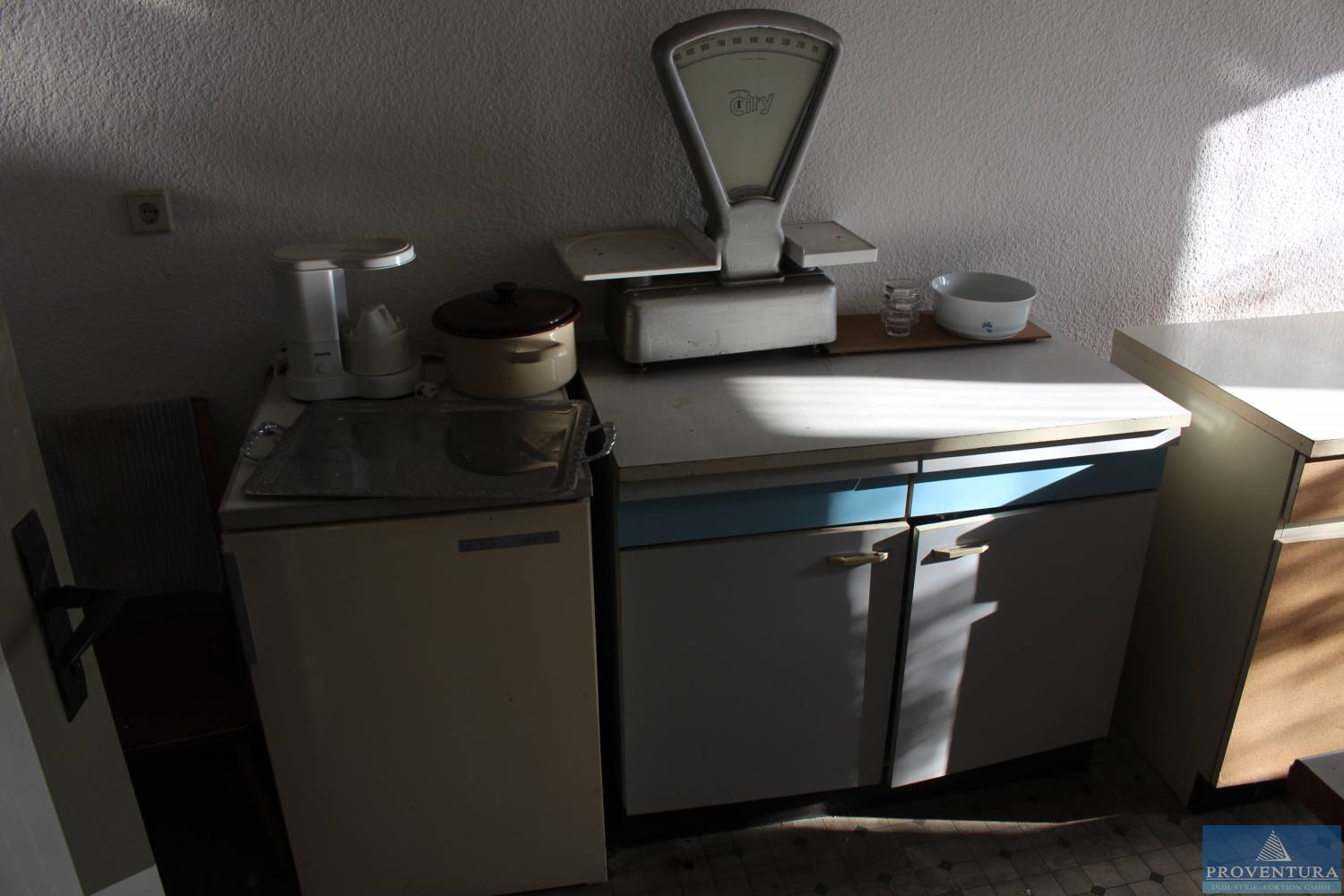 DDR-Küchenmöbel 2 Unterschränke