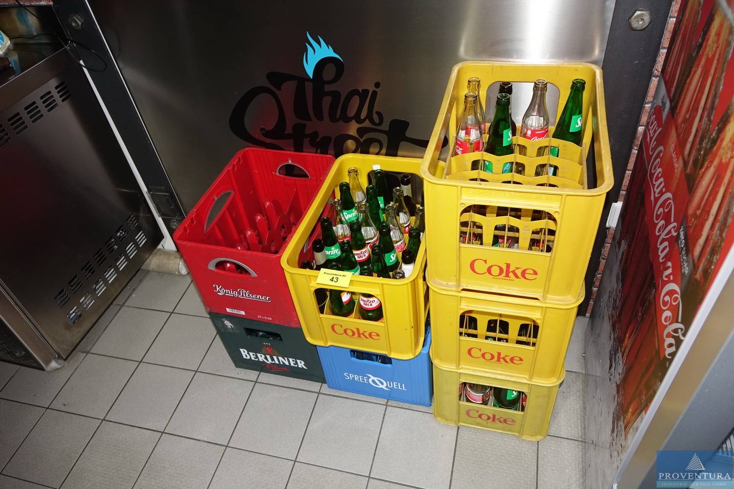 Warenbestand Leergutkästen und Pfandflaschen
