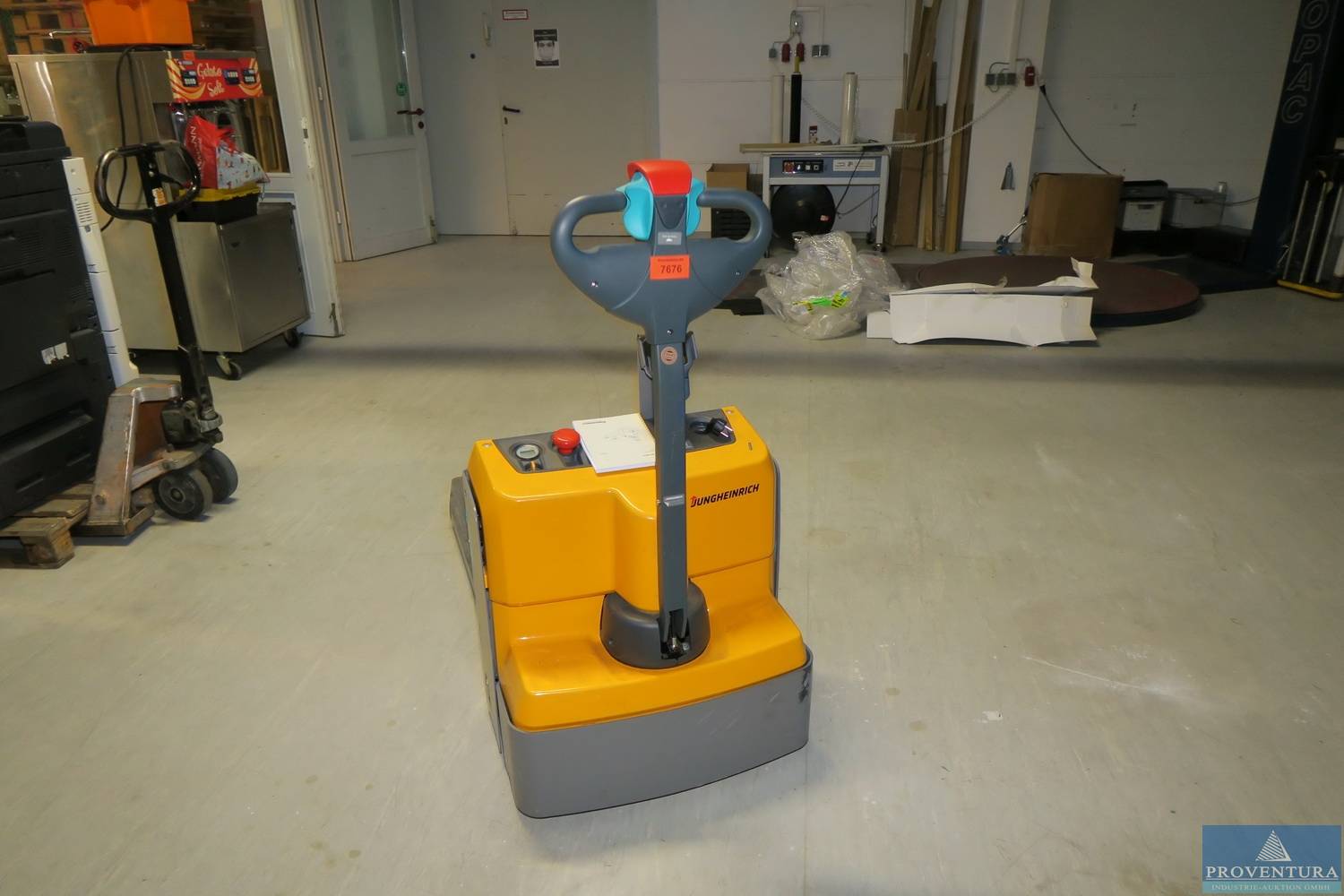 Elektro-Niederhubwagen JUNGHEINRICH EJE M15 mit Waage