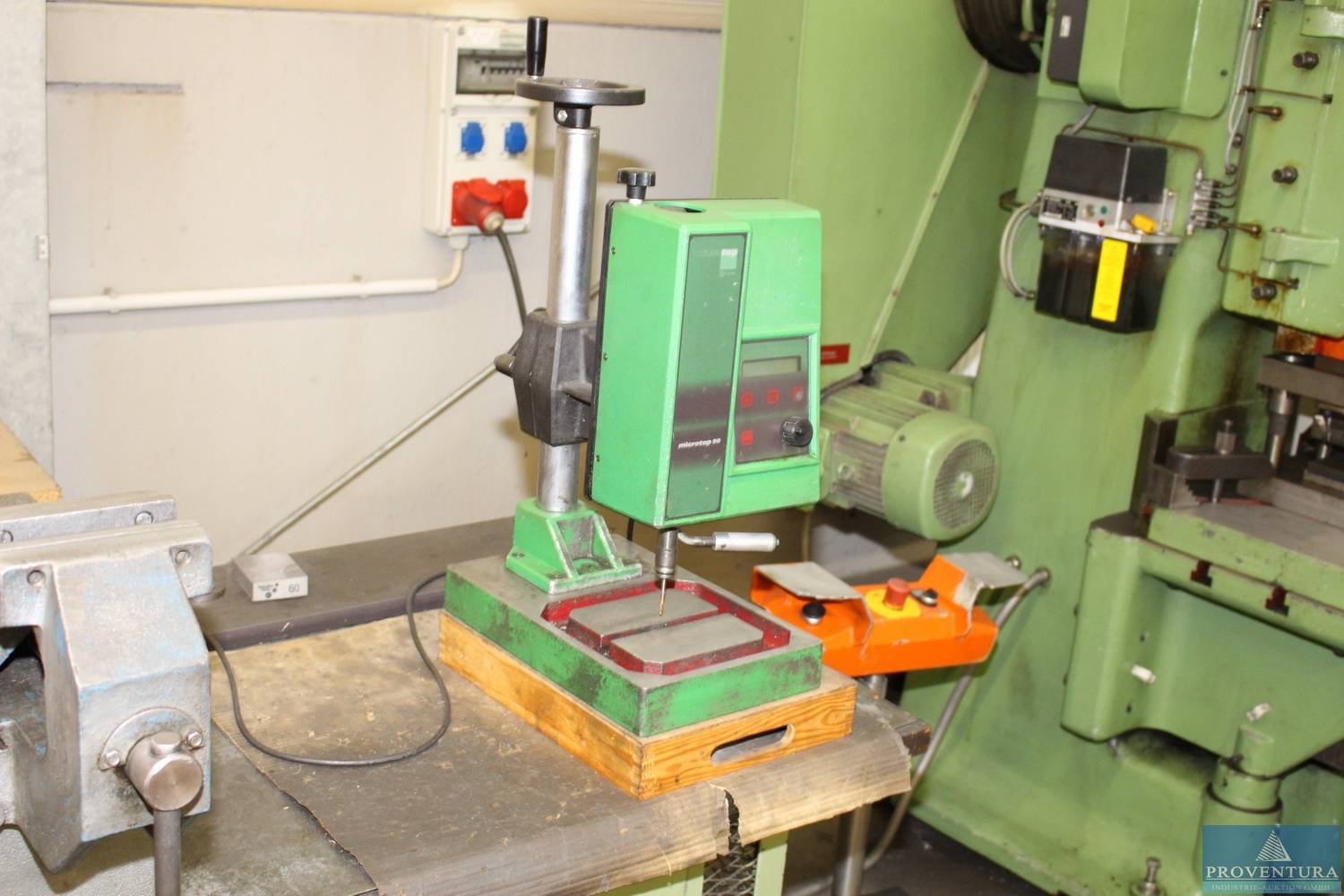 Innen-Gewindeschneidmaschine MICROTAP 90-G1