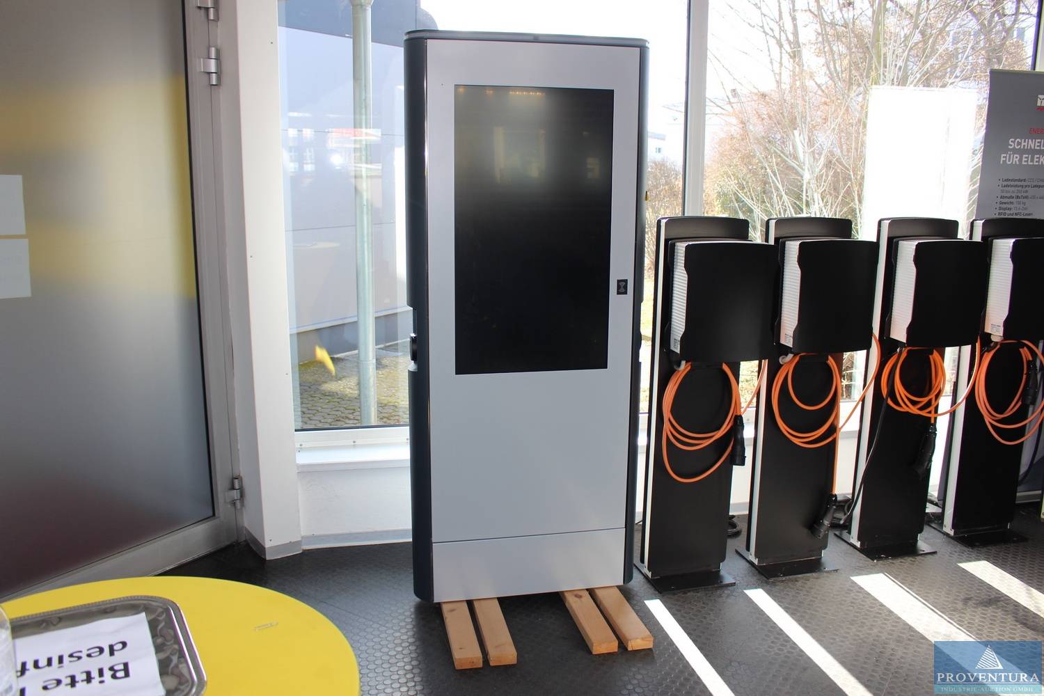 Display-Ladestation SWARCO Public 46 / X4 2x1