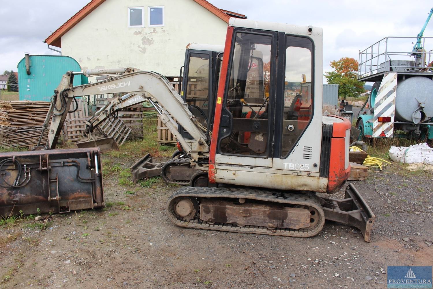 Mini-Bagger TAKEUCHI TB 025