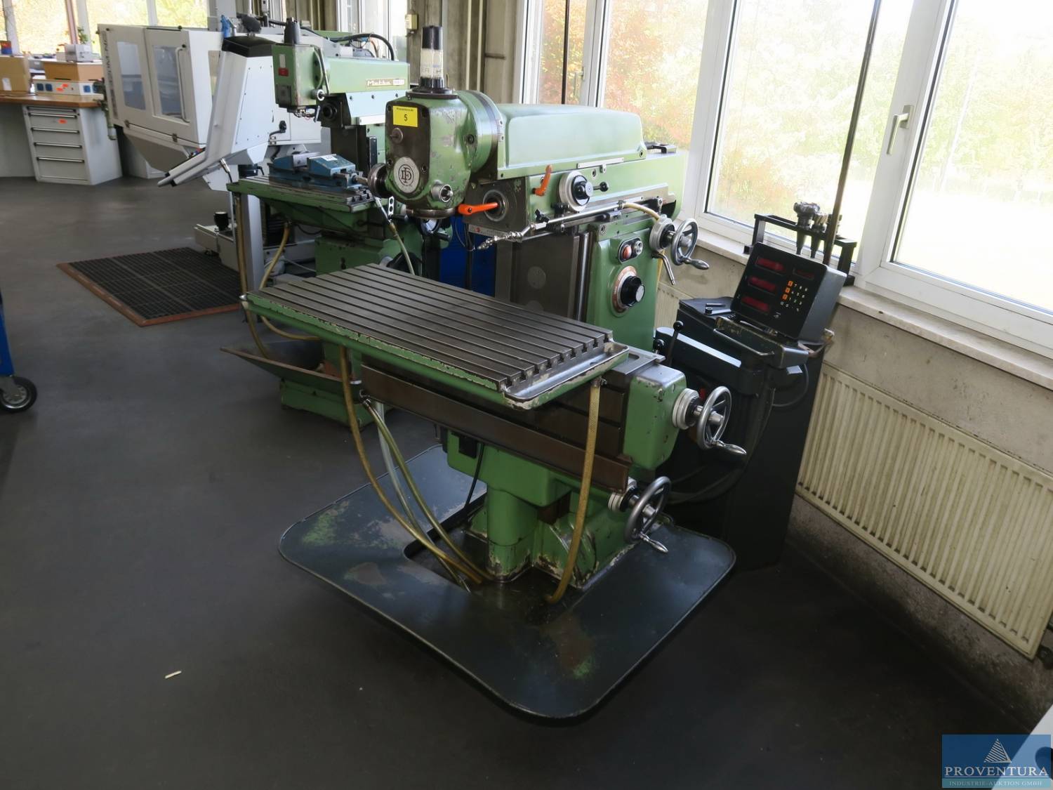 Vertikal-Fräsmaschine DECKEL FP3