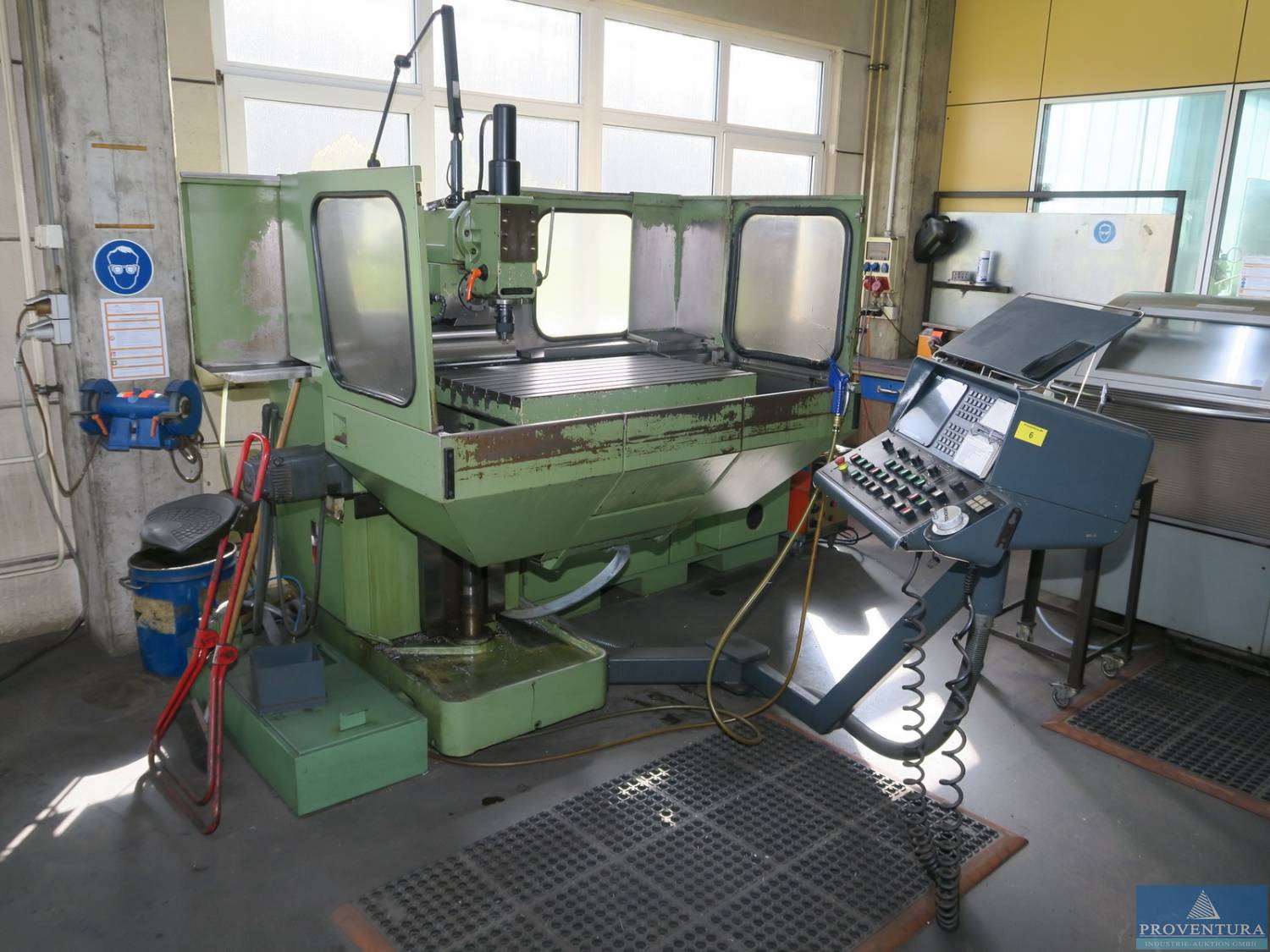 CNC-Fräsmaschine DECKEL FP4 A