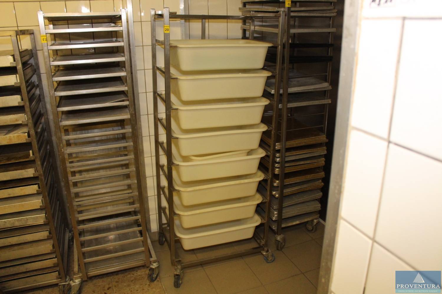 Zutaten-Rollregal Edelstahl für 8 Körbe je ca. 60x40 cm