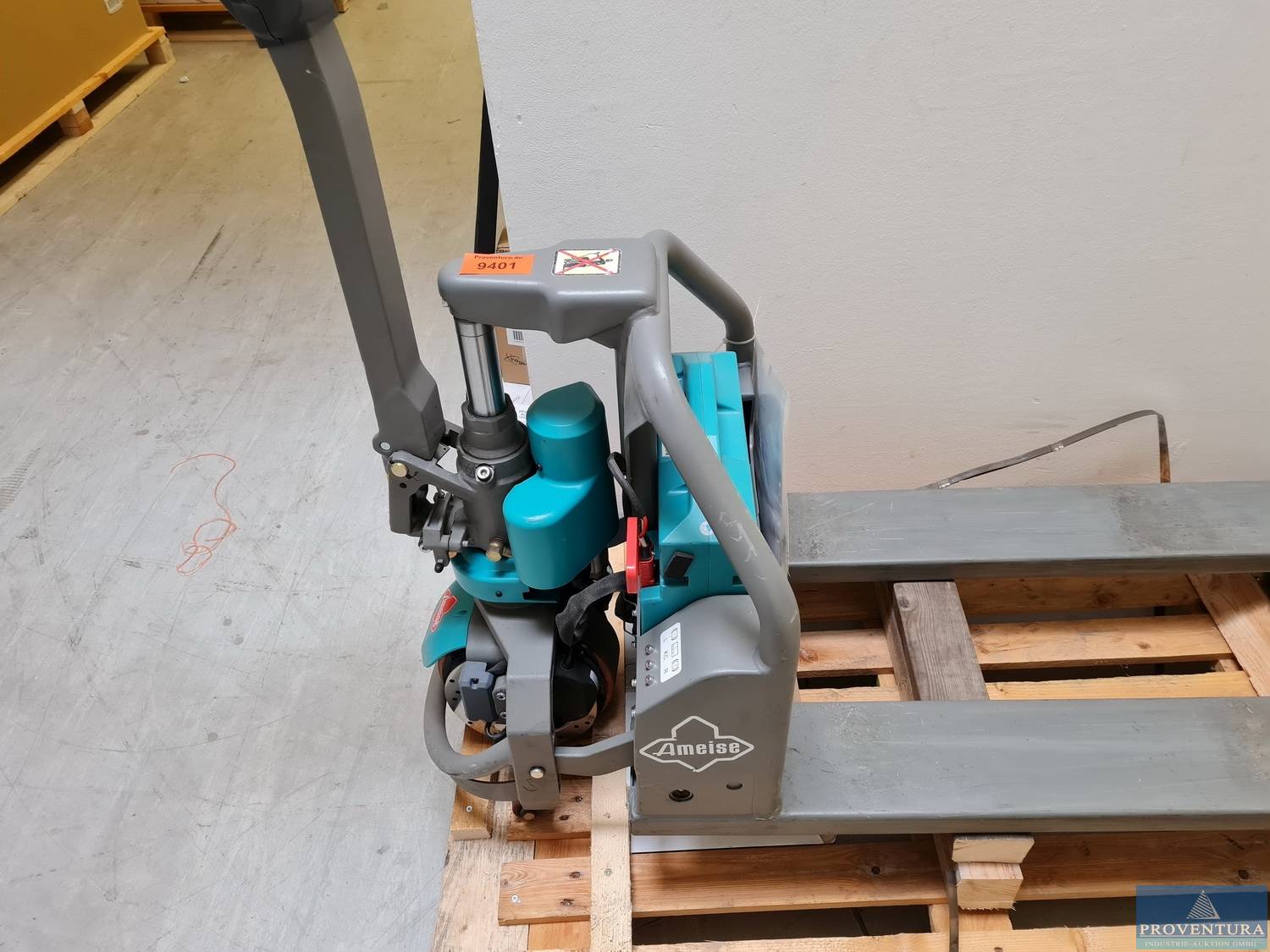 Niederhubwagen JUNGHEINRICH Ameise CBD12W-Li