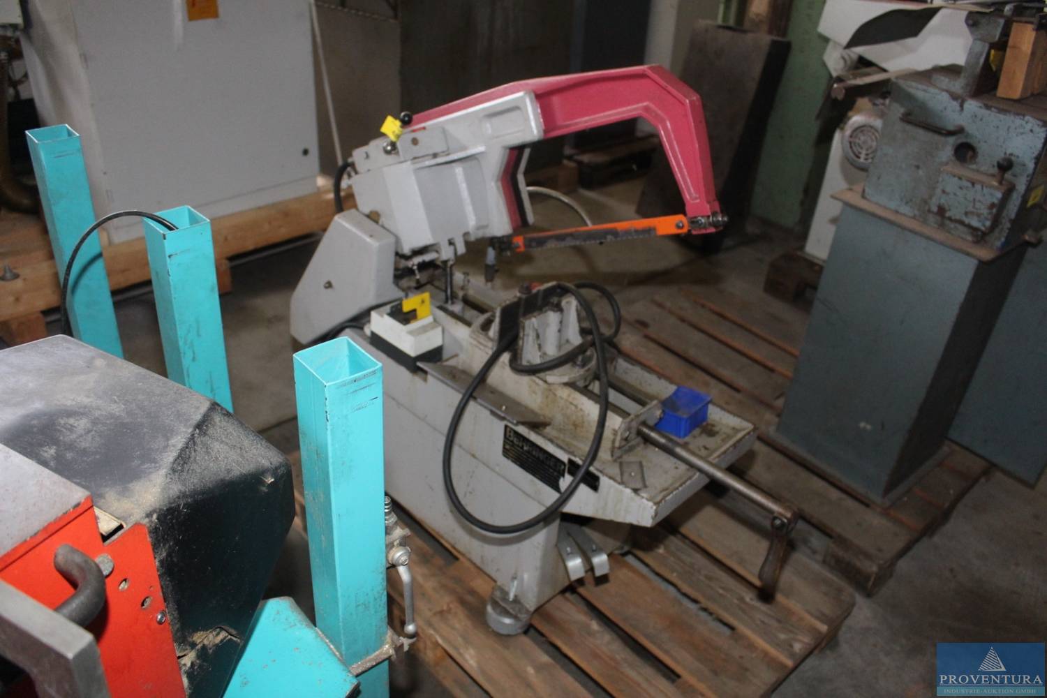 Horizontal-Bandsäge BEHRINGER Durchlass ca. 1.800 mm