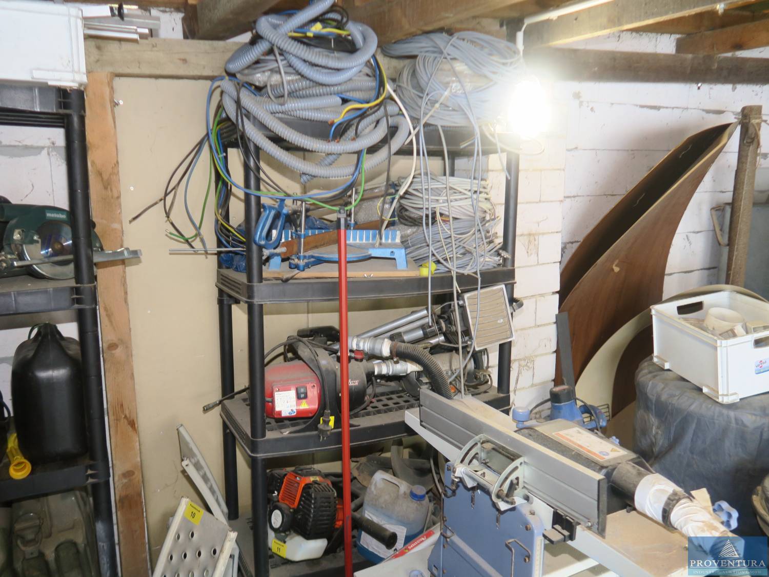 Regalinhalt wie Benzin-Erdbohrer HABA TRADING B.V.