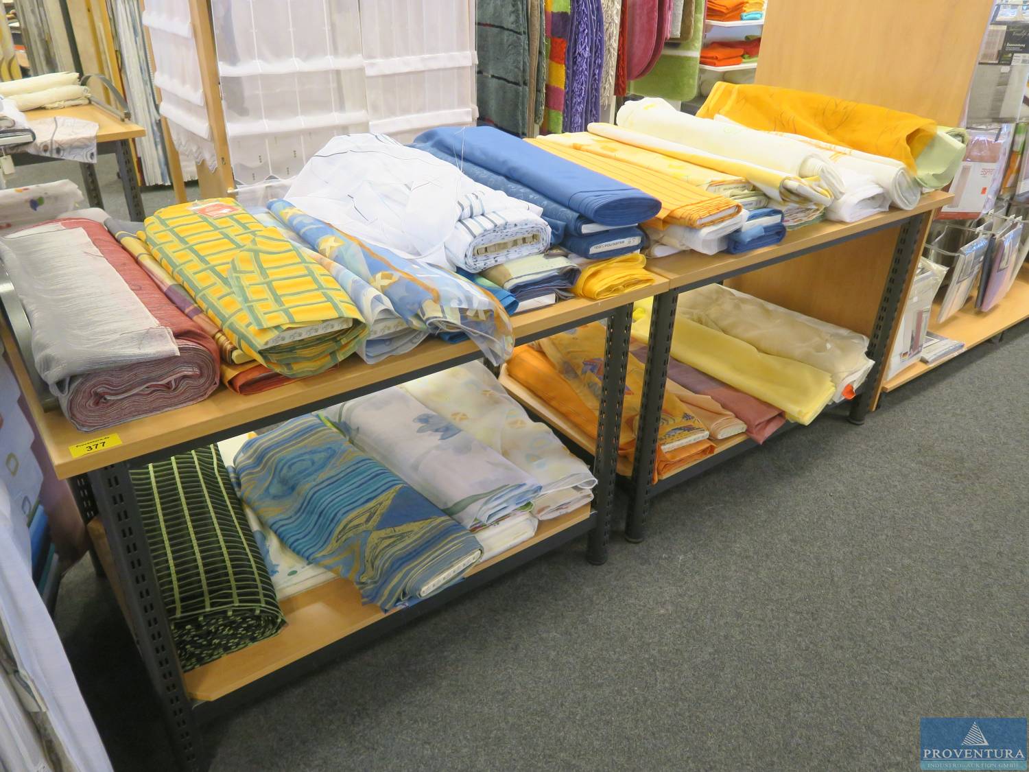 Stoffballen verschiedene Muster u. Designs