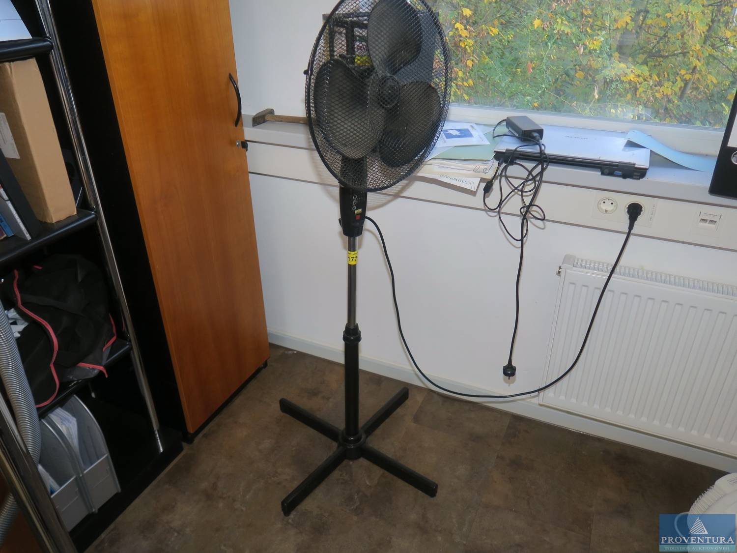 Standventilator schwarz ca. 140h cm