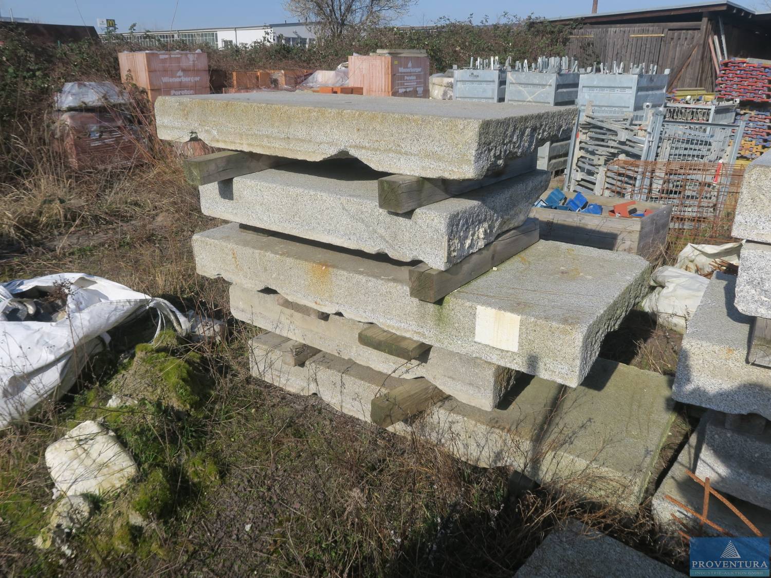 Granitblöcke div. Formen ca. 90x80x20 cm bis ca. 200x100x30 cm