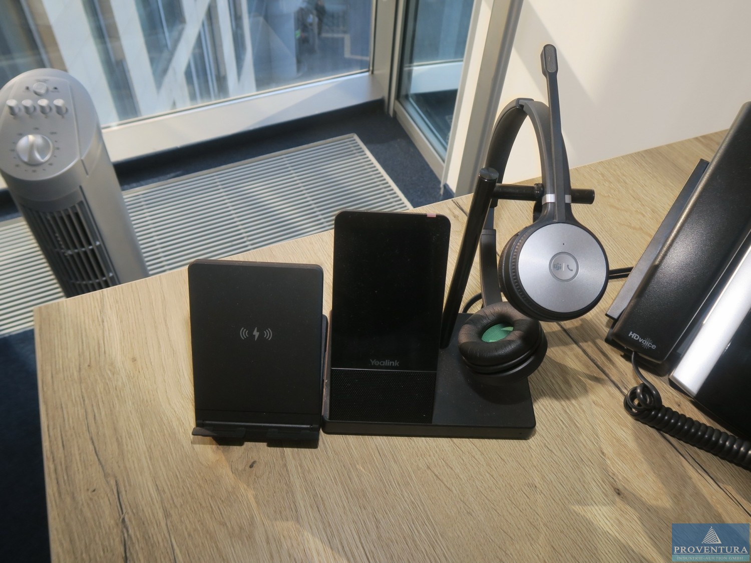 Headsetstation YEALINK WHB660 mit Ladegerät YEALINK WHC60