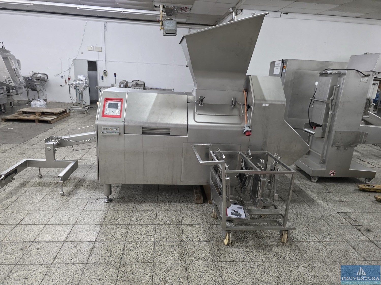 Würfelschneidemaschine/ dicer with lifter for 200 liter meat bins Treif ...