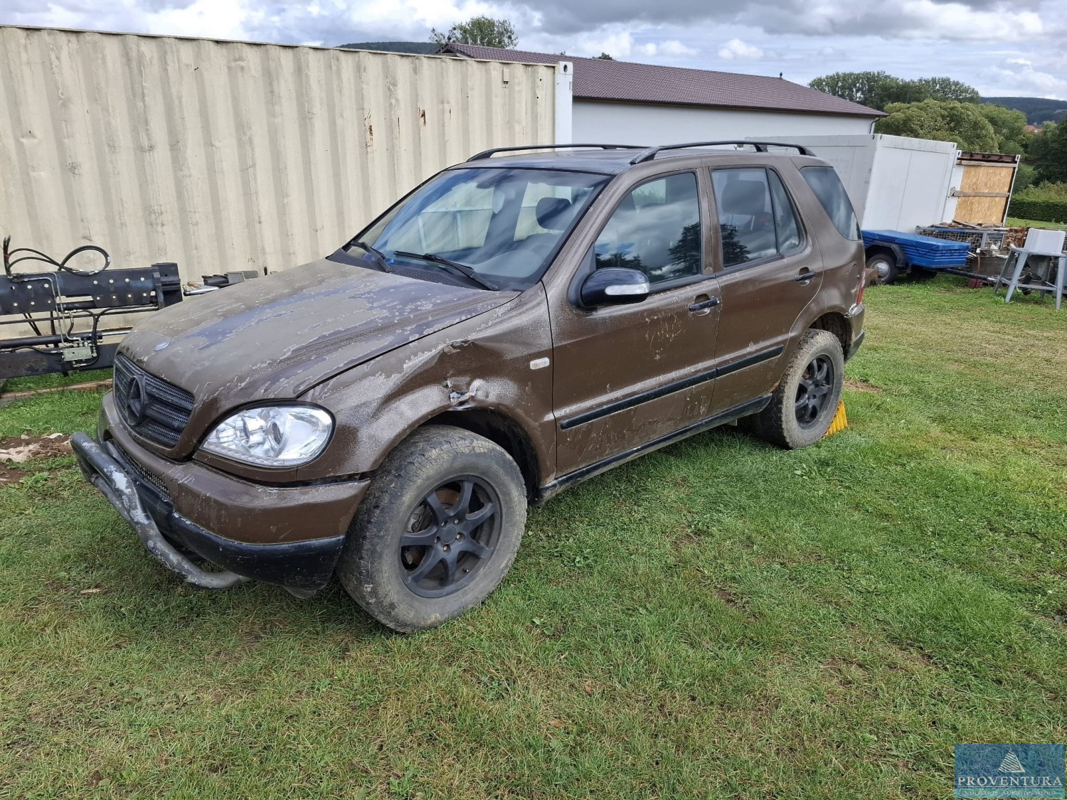 Pkw MERCEDES-BENZ ML 270 CDI, EZ 2000