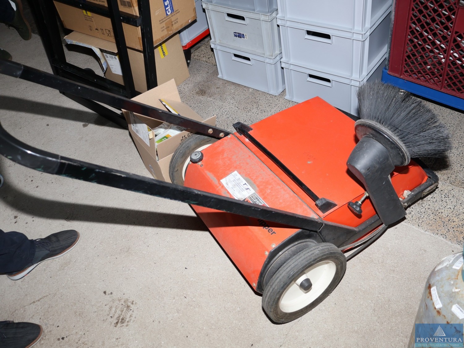Handkehrmaschine HAKO Flipper