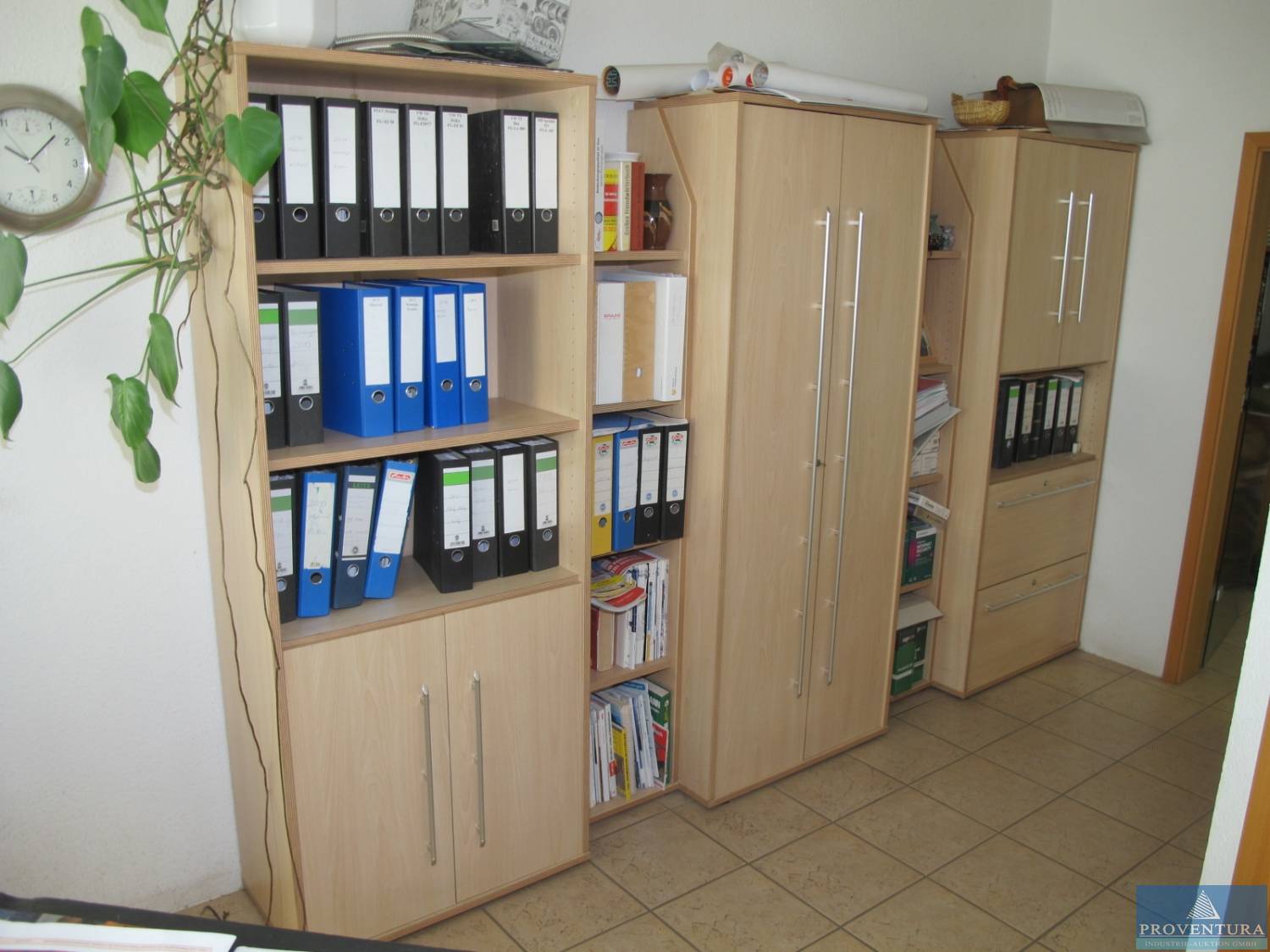 Schrank-Regal-Kombination Holzdekor hell