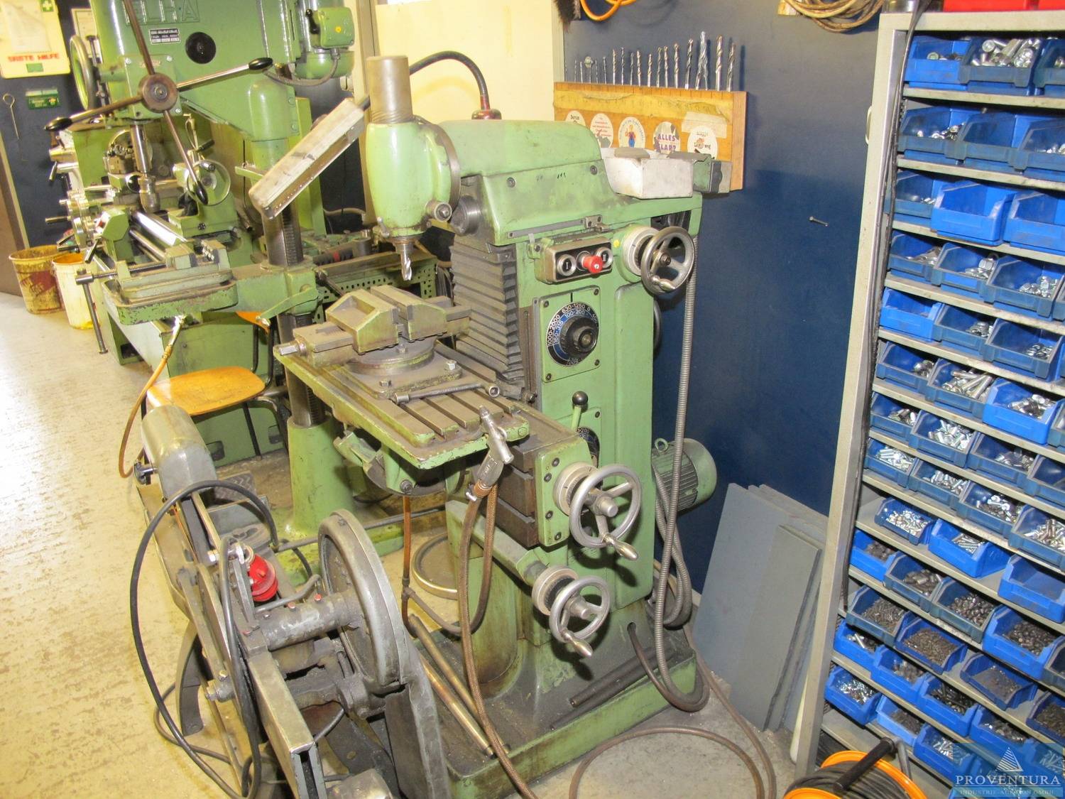 Universal-Werkzeugfräsmaschine FRIEDRICH DECKEL