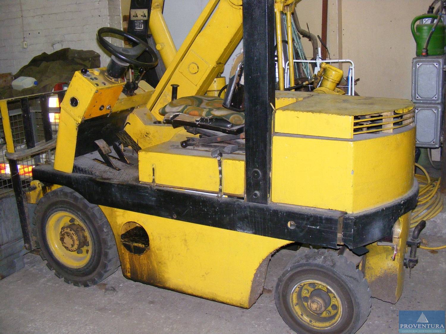 Seitenarm-Dieselgabelstapler TAKRAFT DFG 2002-3NW