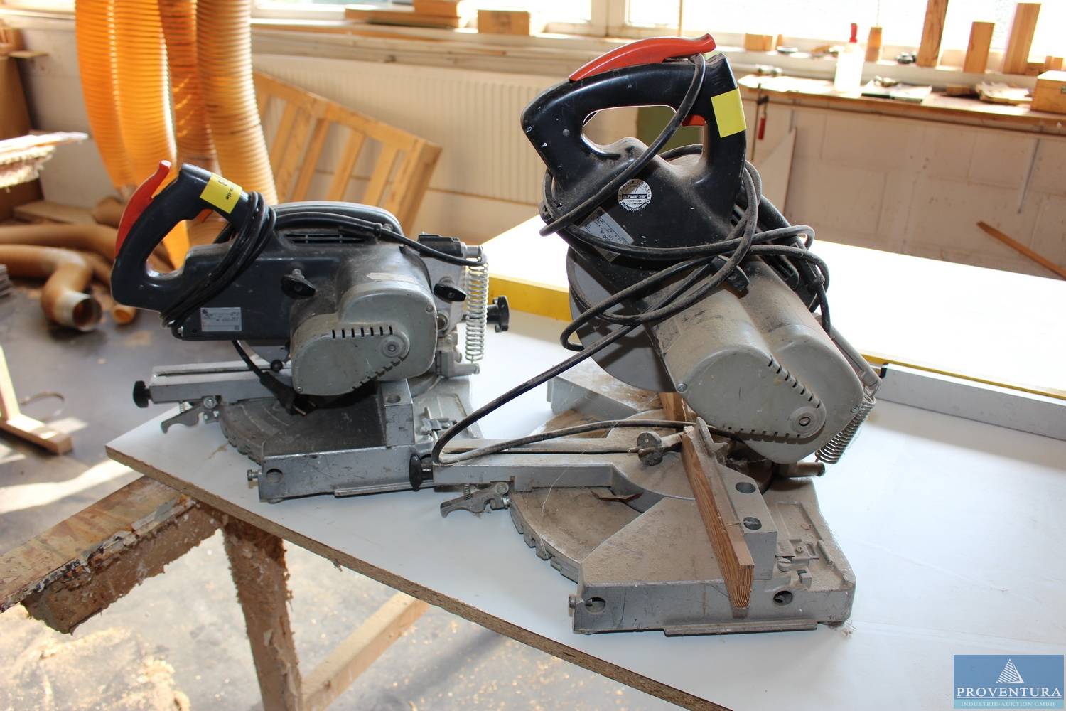 Kapp- u. Gehrungssägen ELU PS 174