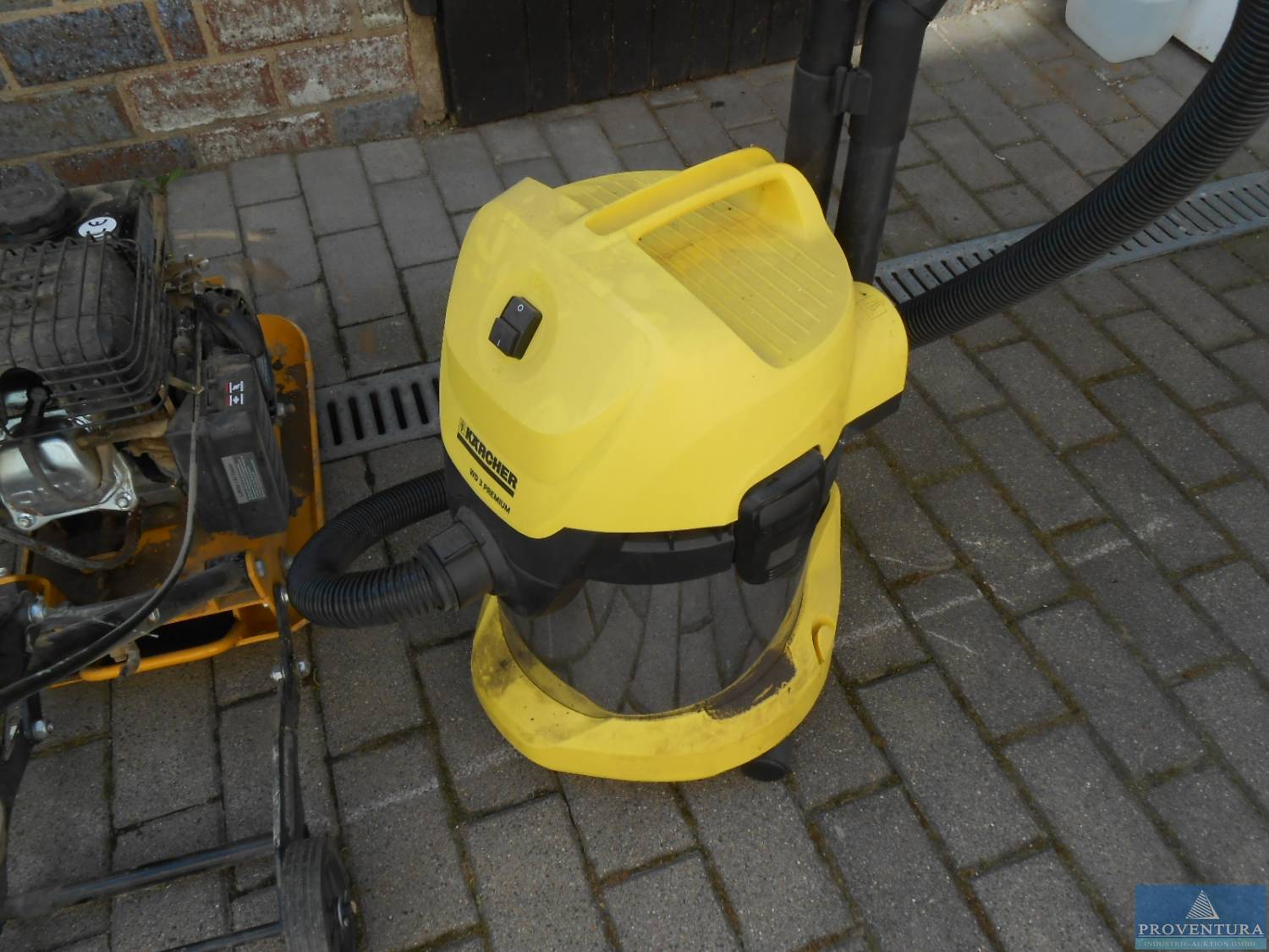 Industriestaubsauger Kärcher WD 3 Premium | Proventura Online-Auktion